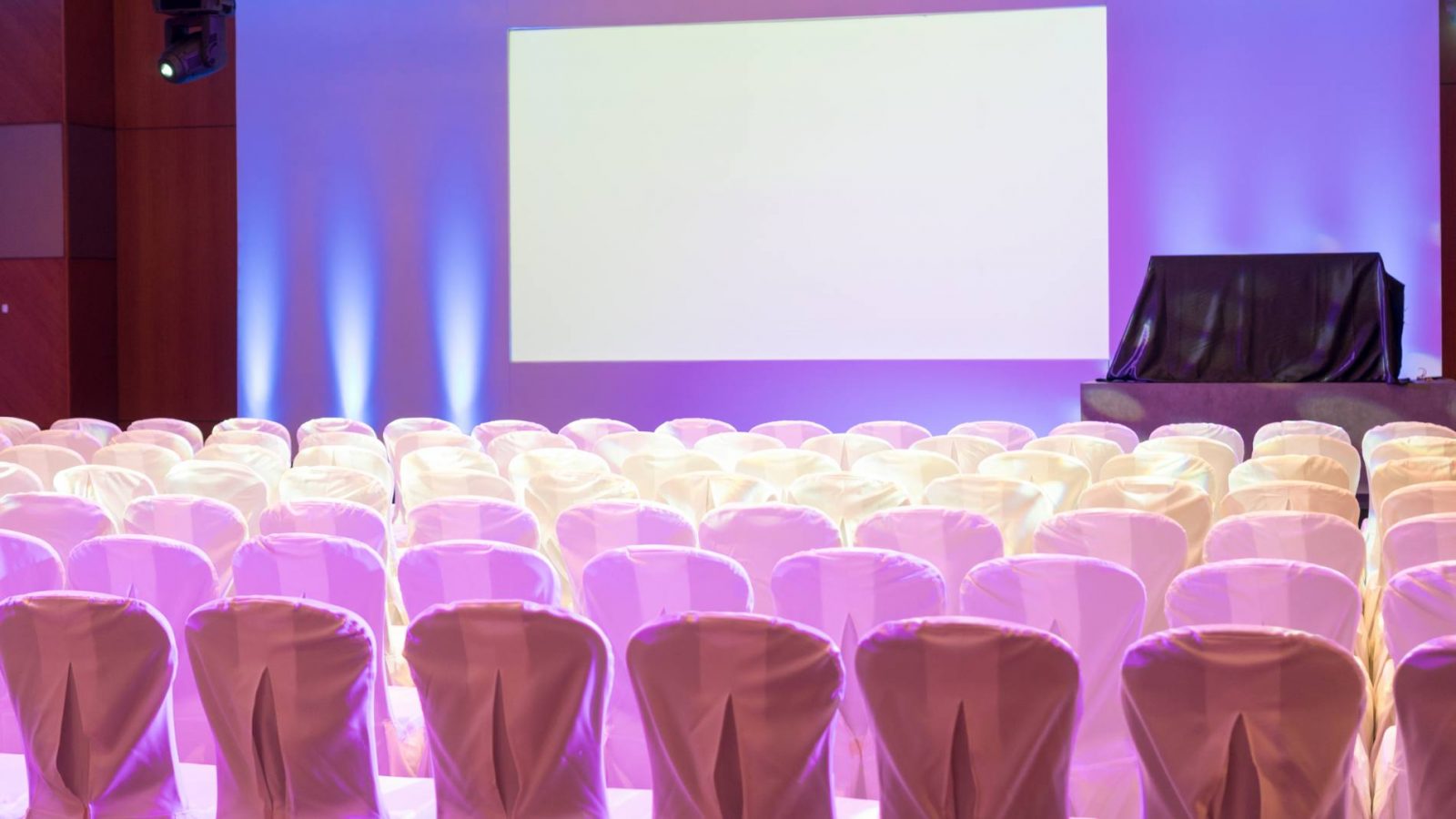 Fill your conference room with an event with these tips - Co-Ordination ...