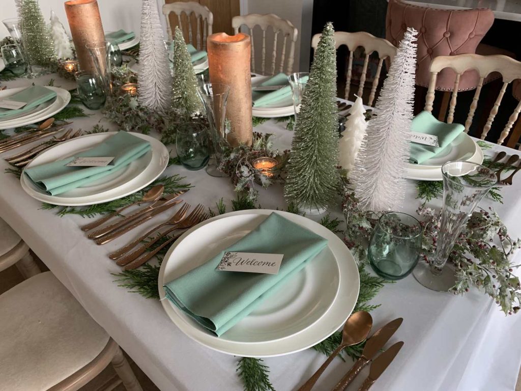 3 Captivating Colours You Wouldn’t Expect to See on a Christmas Table ...
